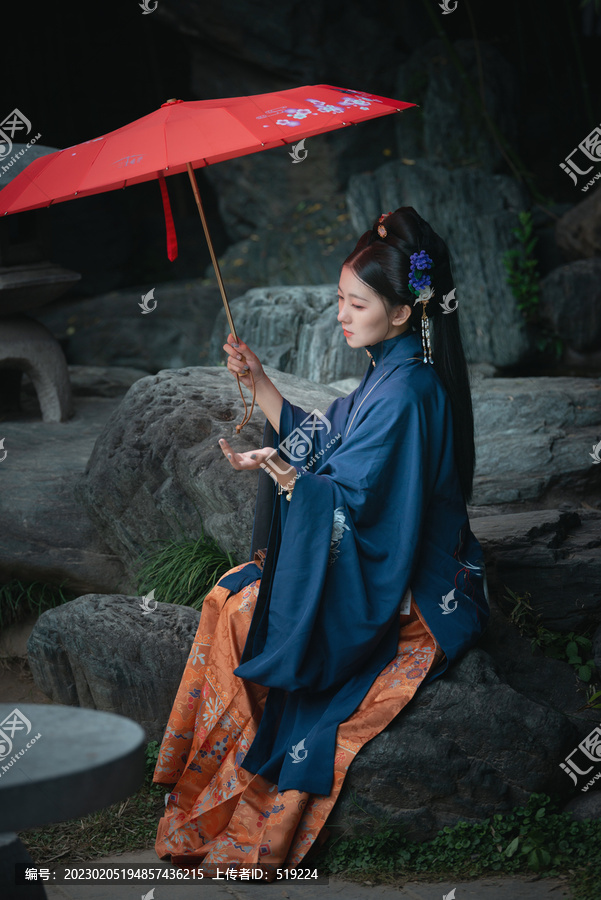 打伞的古装汉服美女女性女人人物百态摄影素材汇图网